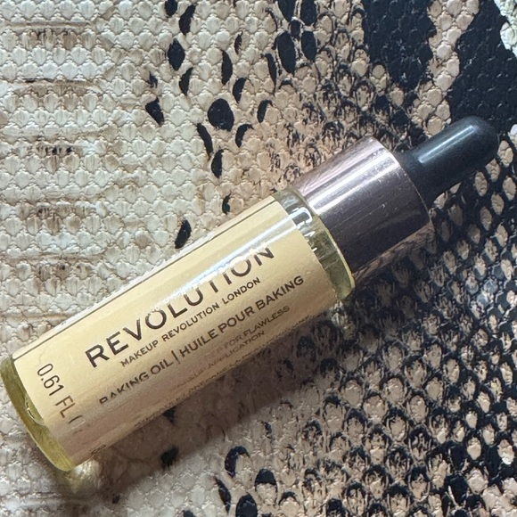 Makeup Revolution | Skincare | Makeup Revolution Baking Oil Luxurious ...
